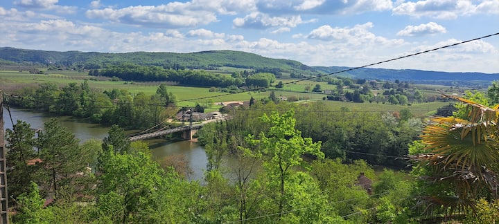 Petite Maison Dominant Le Lot - Albas