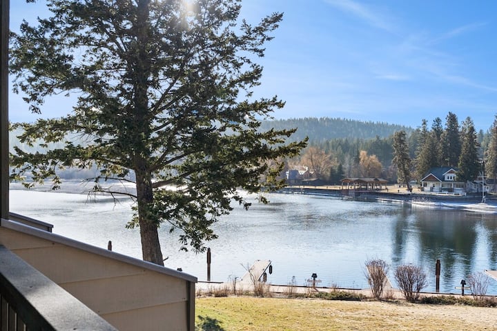 Flathead Lake Waterfront Retreat - Bigfork, MT