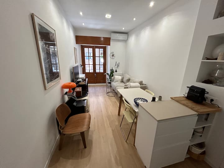 Modern Apartment In Chamberí - Madrid