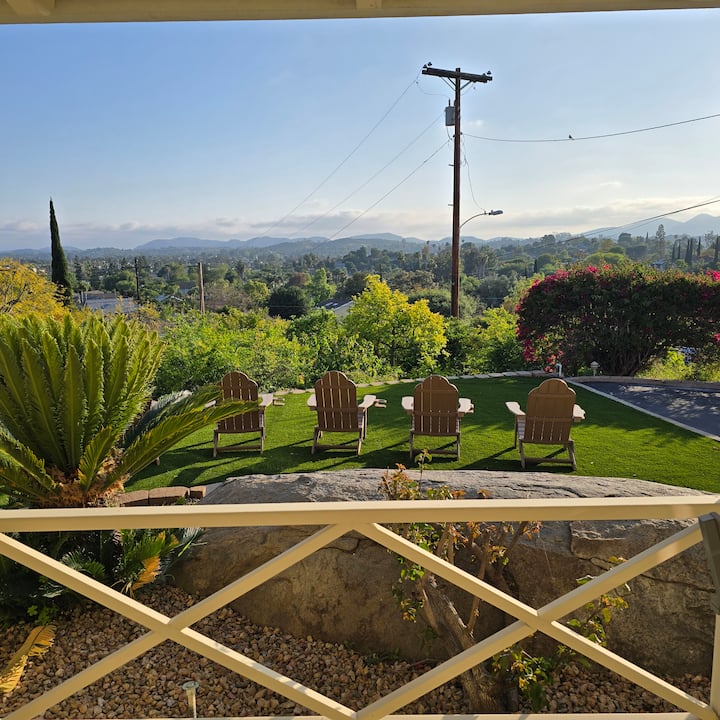 Luxury Hillside Villa In Escondido - Entire Home - Escondido, CA