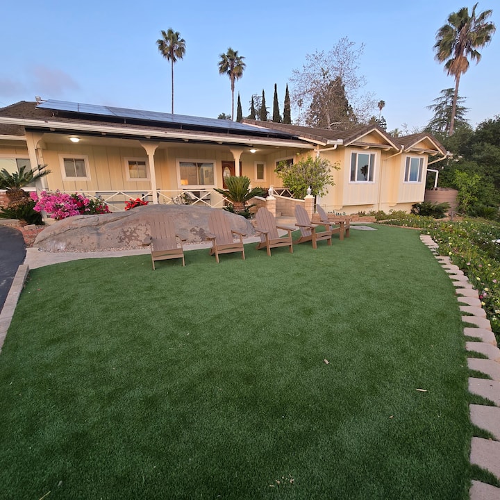 Luxury Hillside Villa In Escondido - Entire Home - Escondido, CA