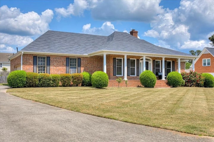 Subtil Spacious 4br Retreat - Augusta, GA