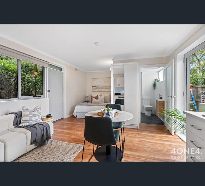 Peaceful Space Near Trendy Zone - Hobart