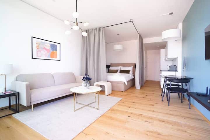 High Rise Balcony I Wifi I 5 Min To Metro - Vienna