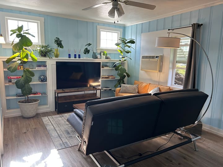 The Blue Bungalow- 2 Br In Central Medford - Medford, OR