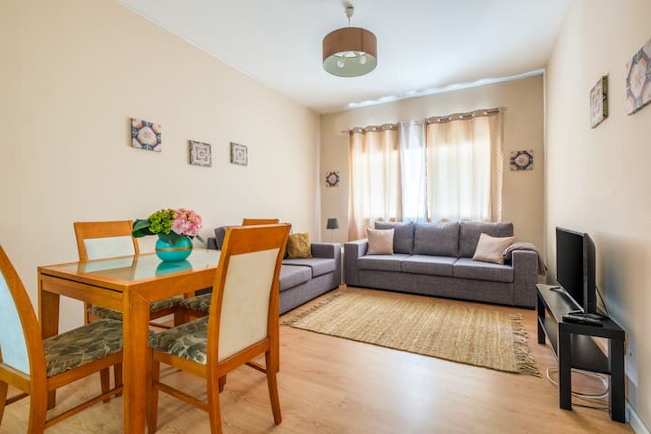 Spacious 3 Brs Apartment, Steps To Joao's Station - Vila Nova de Gaia