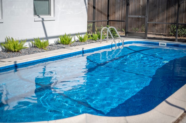 Hillside Haven | 4br Heated Pool Home - Lakeland, FL