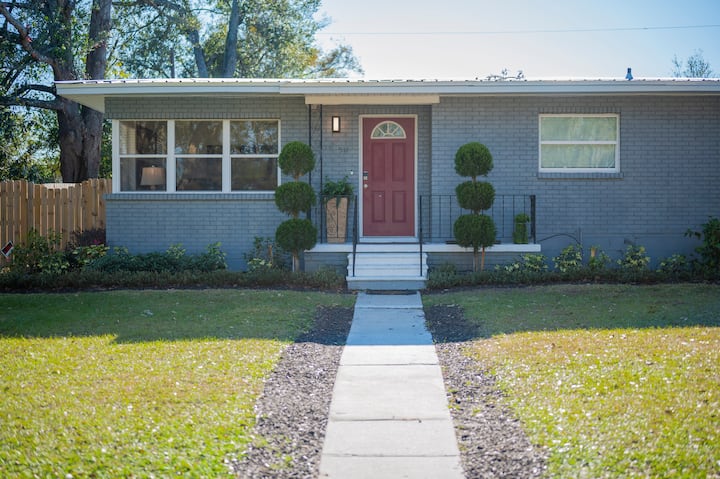 Hillside Haven | 4br Heated Pool Home - Lakeland, FL