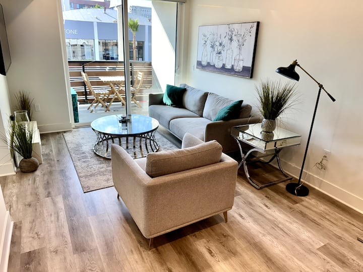 Bright 2bd/2ba Apartment – Heart Of Beverly Hills - Beverly Hills, CA