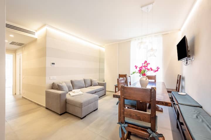 Guesthost- Mare Monti Apartment 7 - Marina di Massa