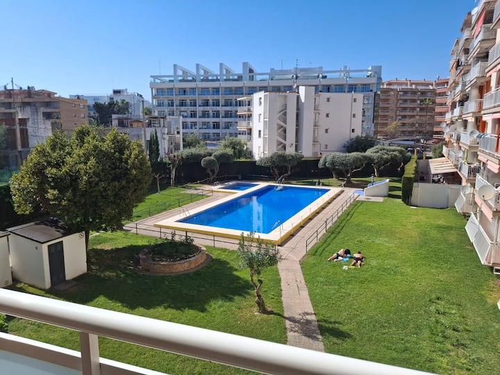 Apartamento En Salou Con Piscina Y A/c Y Garaje - Salou