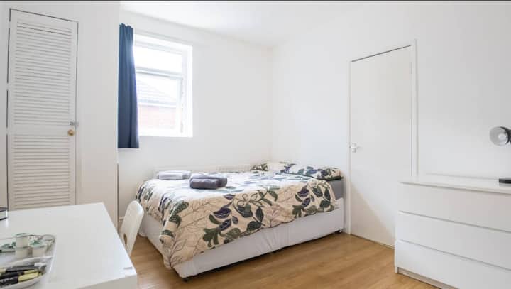 Pebbles Guest House Room 3a - 사우샘프턴