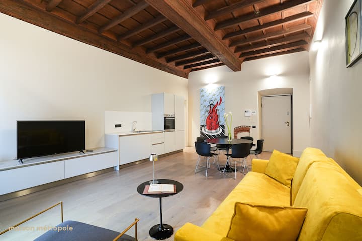 Giovanna Di Savoia | Palazzo Zoya Luxury Apartment - Asti