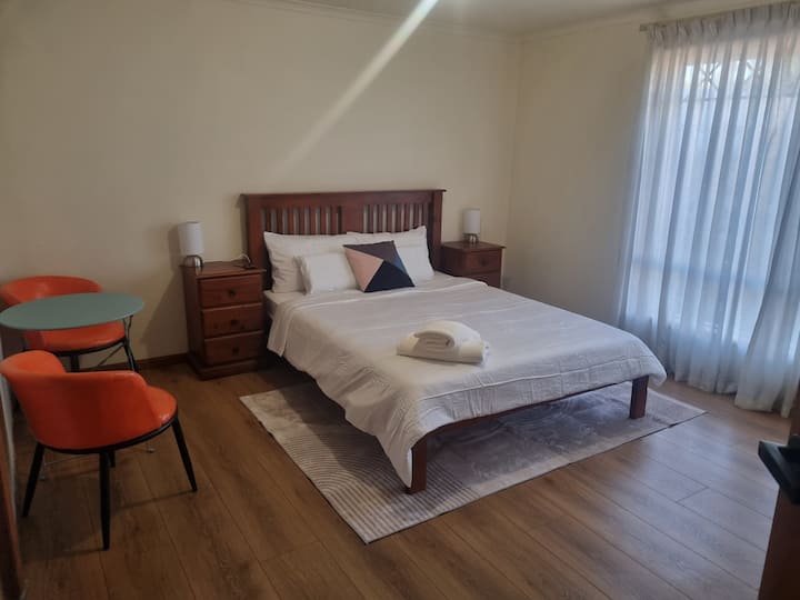 Self-contained Ensuite - Rostrevor