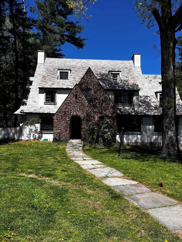 West End Retreat Fully Furnished Historic 10br - Hartford, CT