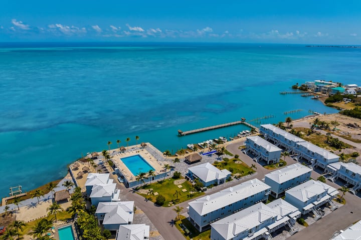 Ocean Isles Yellowtail Row Vaca-25-84 - Florida Keys