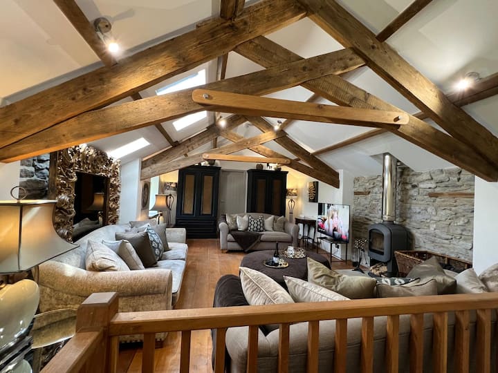 Stunning 3-bed Cottage & Shepherd Hut | Peak Views - Edale