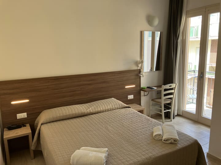 Hotel Bed&book, Camera Doppia Con Colazione - Rimini