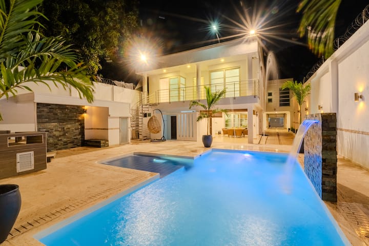 Encanto Mansion: 6br Luxury Stay Near Walled City - Cartagena