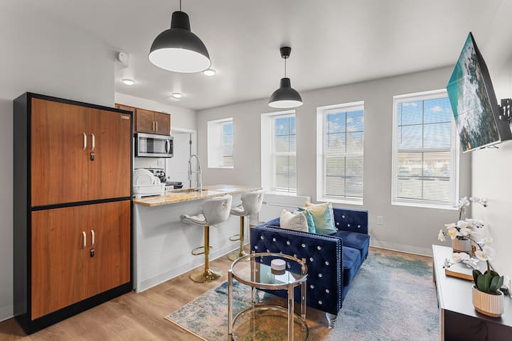 Classic 2br Detroit's Sugar Hill - Detroit, MI