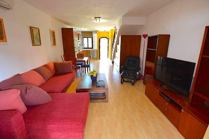 Quiet Townhouse In Elviria - Marbella