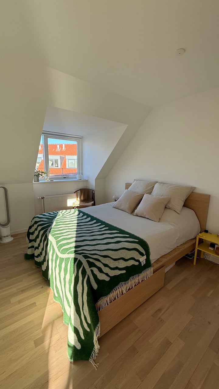 Bright & Stylish Room - ØSterbro - Copenhagen