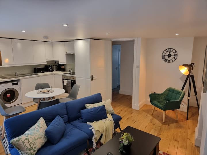 Queens Terrace Central Free Parking - Reading