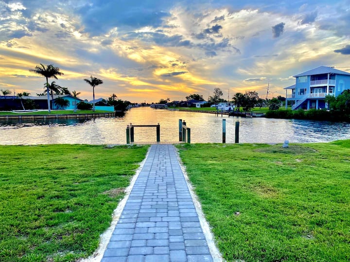 Canal Breeze Getaway - Port Charlotte, FL