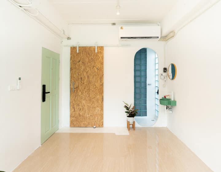 Bangkok Loft Squad Spot (2-5 Person) - Bangkok