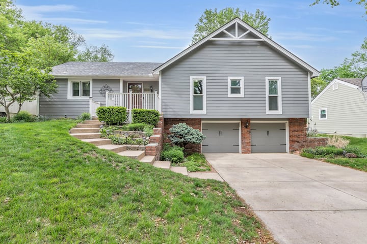 Home In Lenexa - Shawnee, KS
