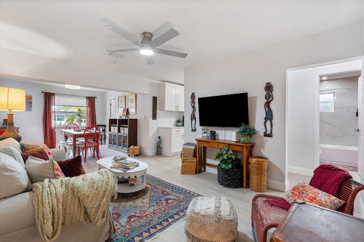 Lala’s Art Beach House Escape - Delray Beach, FL