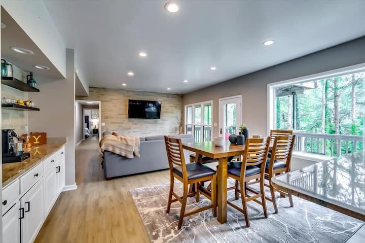 Elegant Walkout Basement Suite - Johns Creek, GA