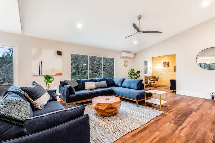 Wine Country Retreat | Pool + Hot Tub | Pets Ok - Calistoga, CA
