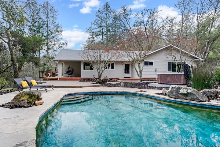 Peaceful Wine Country Escape With Hot Tub - Calistoga, CA