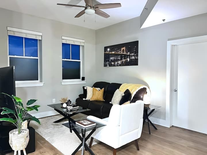 *Luxe Oasis 1br Gem + Workstation Near Buckhead* - Brookhaven, GA