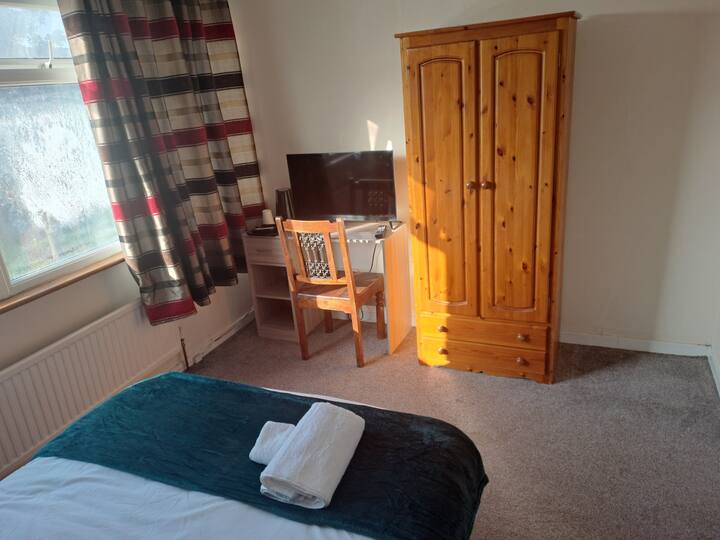 Deluxe Room With Bath - Milton Keynes