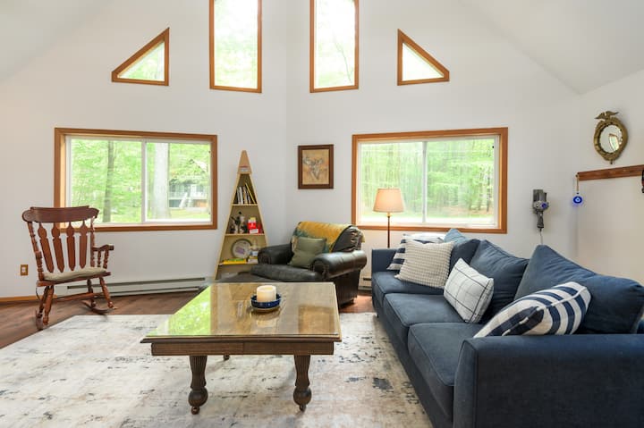 The Bear's House |Pet Friendly| Level 2 Ev Charger - Arrowhead Lake, PA