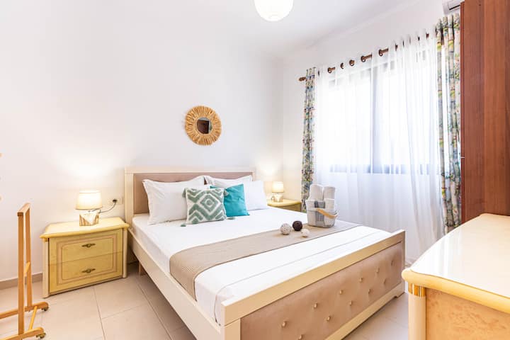 Shiny 3 | Central Stay – 1br Ap, Kitchen & Balcony - Himarë