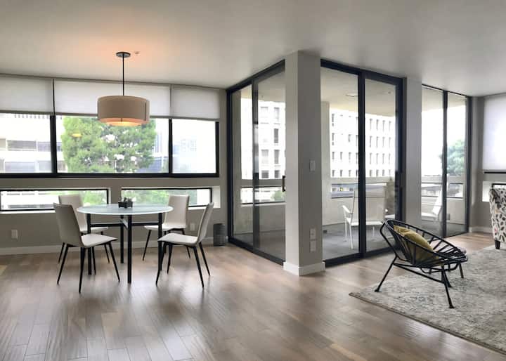 Sunlit 1bd/1ba Condo, Dtla - Los Angeles, CA