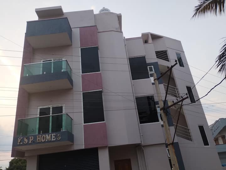 Ksp Homes, Ac Rooms With Balcony And Dining Room - ビシャーカパトナム