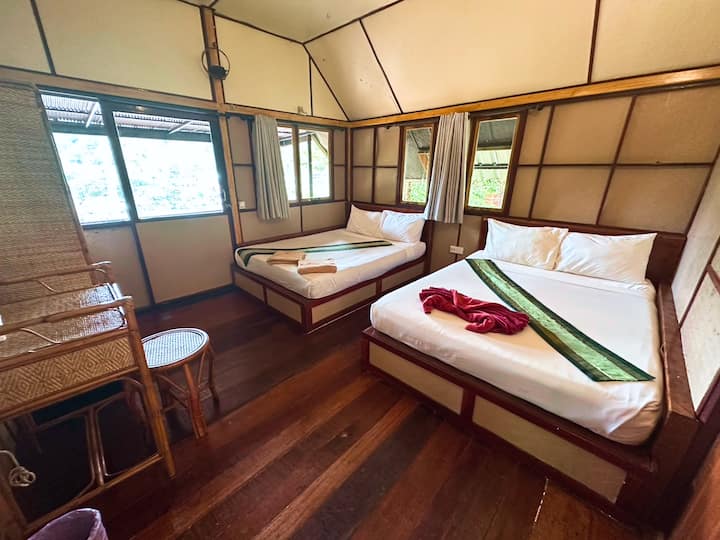 Tropical Family For Adventurers On Phi Phi Island - Ko Phi Phi Don