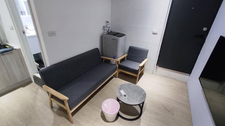 Yg-201捷運永春站/松山火車站/台北101/饒河夜市/五分埔/四四南村/獨立出入口/2樓2房1衛 - Taipei