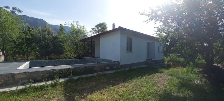 Doğa Manzaralı Havuzlu Villa - Кёйджегиз