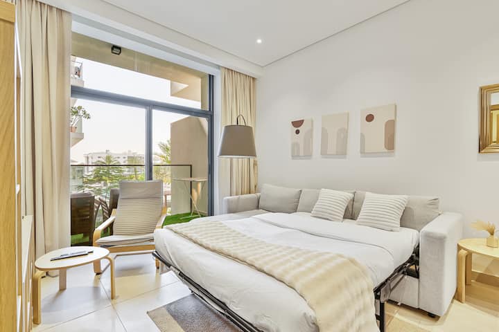 Divine Comfort  1br With Pool, Gym And Parking! - Dubai