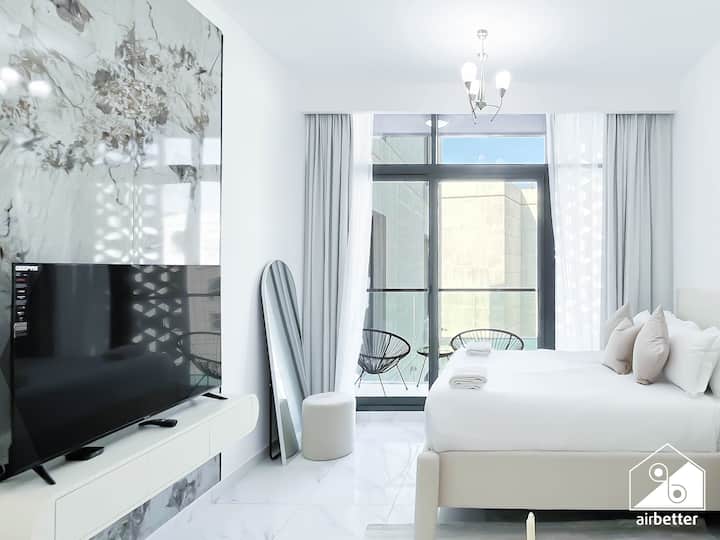 Bright Studio In Jvc + Balcony Access - Dubai