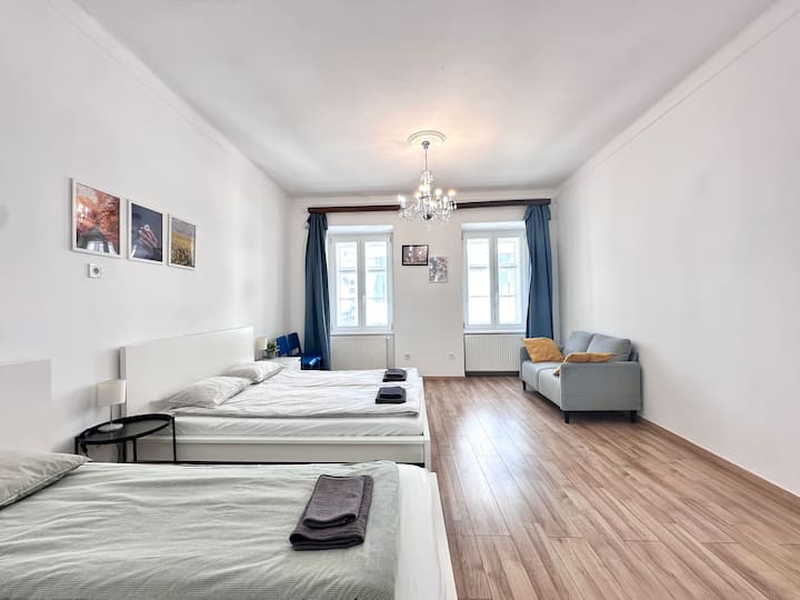 Vibrant Vaci Modern Apt For 6ppl/3brs/ac - Budapest