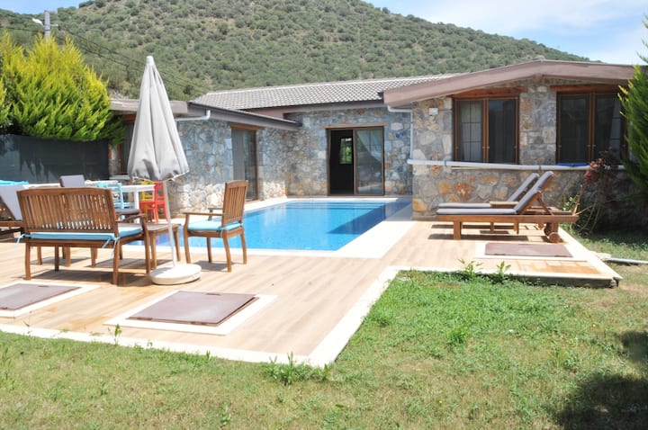 ÖLüdeniz Kayaköy'de Havuzlu Lüks Villa - Kayaköy