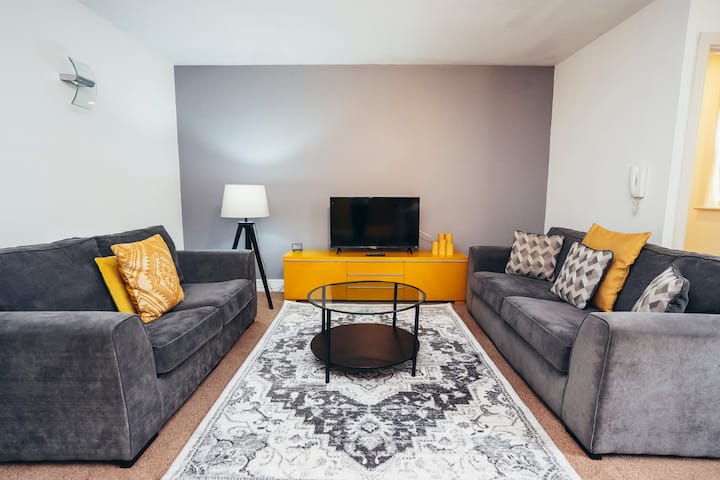Central 2br Apt Self Check In Parking | By Derbnb - University of Derby