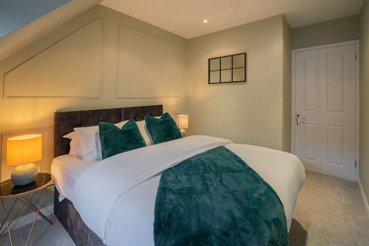 4bed 2bath House |Contractors |Business |Sleeps 10 - Brighton