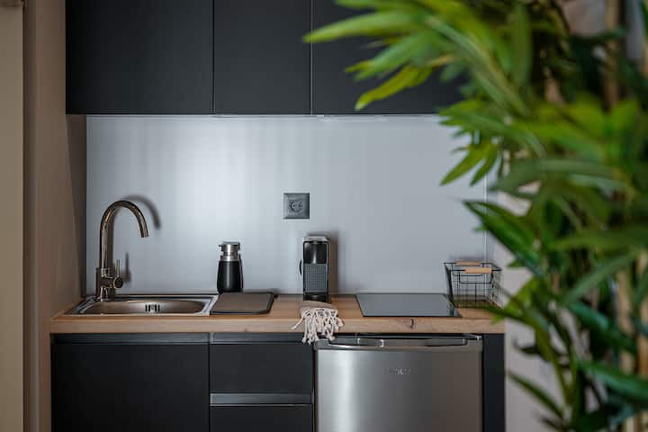 Brand New Panthea City Red Apt. Walk To Beach! - Chania